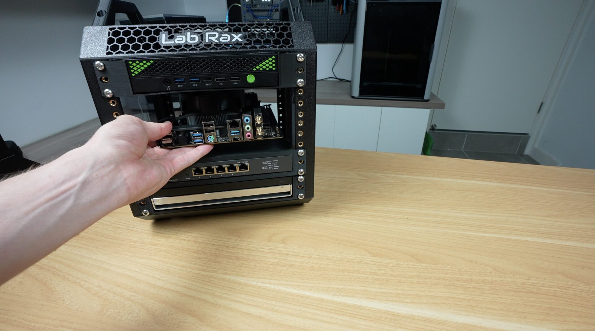 I Designed A Mini ITX PC Shelf For My Lab Rax 10" Homelab - The DIY Life